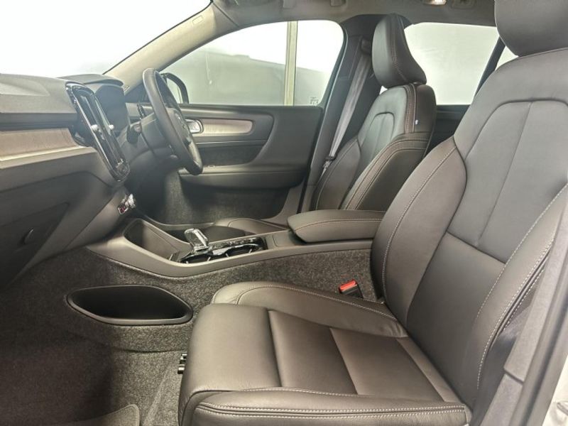 New Volvo XC40 B4 Plus Dark Geartronic Mild-Hybrid for sale in Western ...