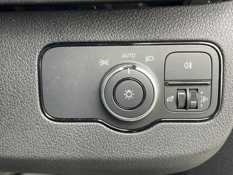 Used Mercedes-Benz Sprinter 517 2.0 CDI Long Panel Van for sale in ...