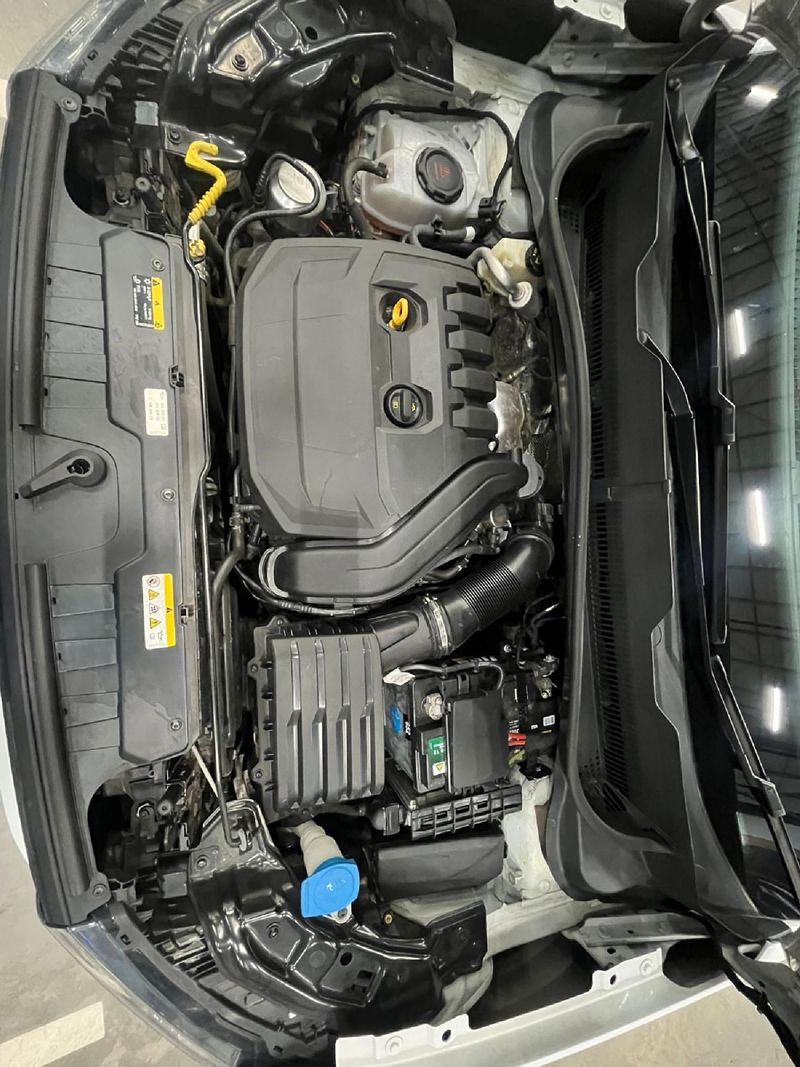 Used Volkswagen T-Cross 1.5 TSI R-Line Auto for sale in Gauteng - Cars ...