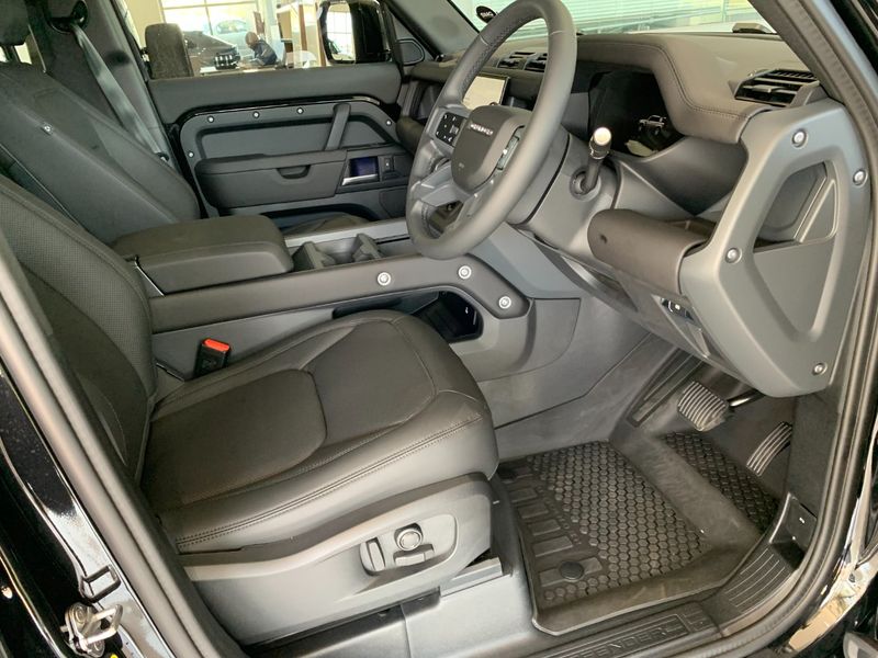 Used Land Rover Defender 110 D250 X-Dynamic SE for sale in Kwazulu ...