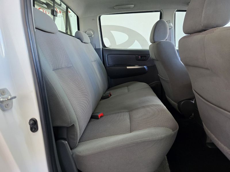 Used Toyota Hilux 2.7 VVTi Raider Raised Body Double-Cab for sale in ...