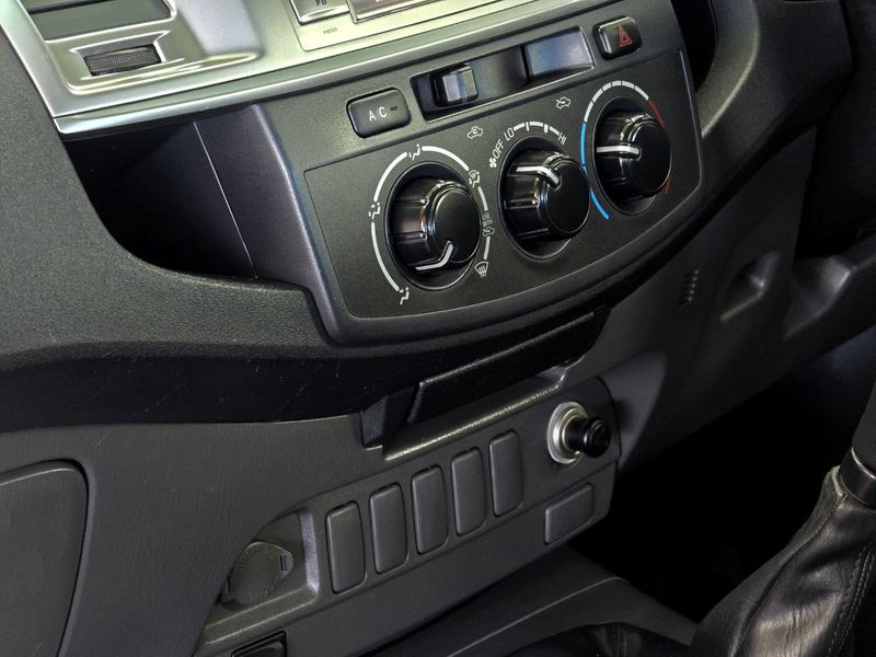 Used Toyota Hilux 2.7 VVTi Raider Raised Body Double-Cab for sale in ...