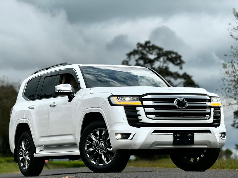 Used Toyota Land Cruiser 300 V6 3.3D ZX for sale in Kwazulu Natal ...