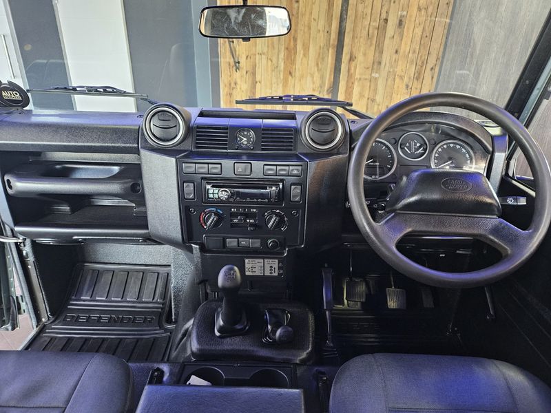 Used Land Rover Defender 110 2.2D Single-Cab for sale in Western Cape ...