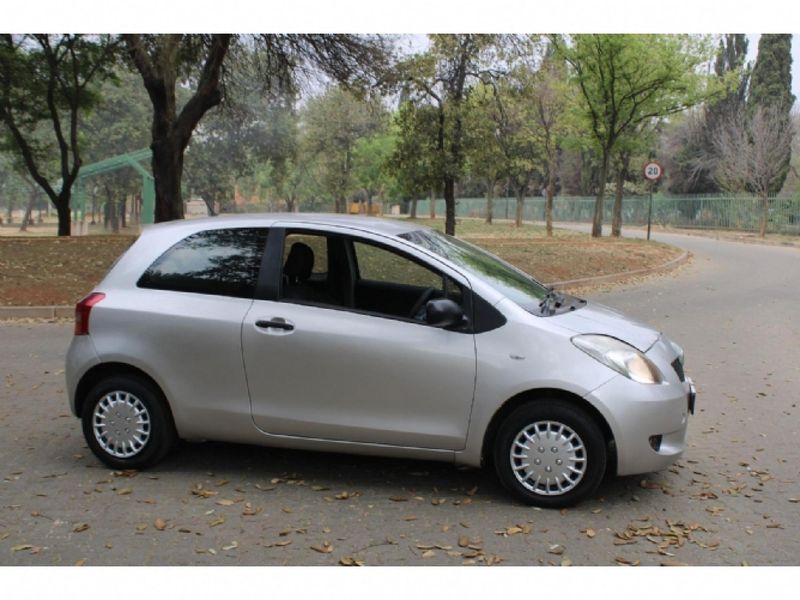 Used Toyota Yaris T1 3-dr for sale in Gauteng - Cars.co.za (ID::10520718)
