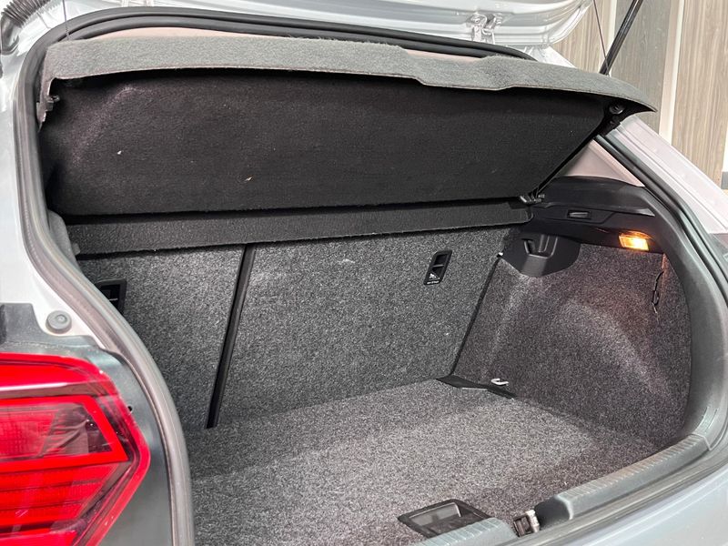 Used Volkswagen Polo R Line Highline Dsg for sale in Gauteng - Cars.co ...