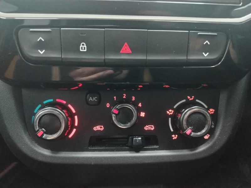 Used Renault Kwid 1.0 Climber Auto for sale in Gauteng - Cars.co.za (ID ...