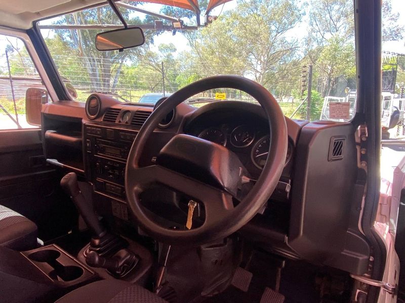 Used Land Rover Defender 110 Puma Station Wagon for sale in Gauteng ...