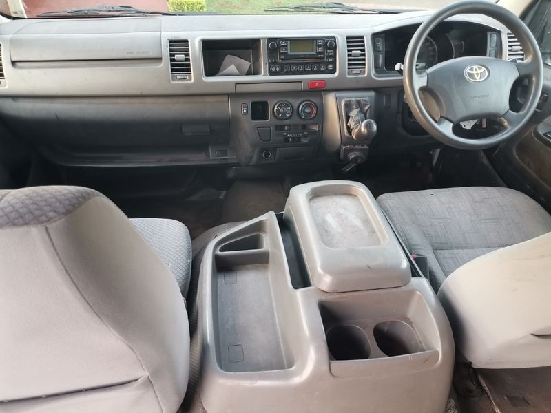 Used Toyota Quantum 2.7 Petrol 14 seat for sale in Gauteng - Cars.co.za ...