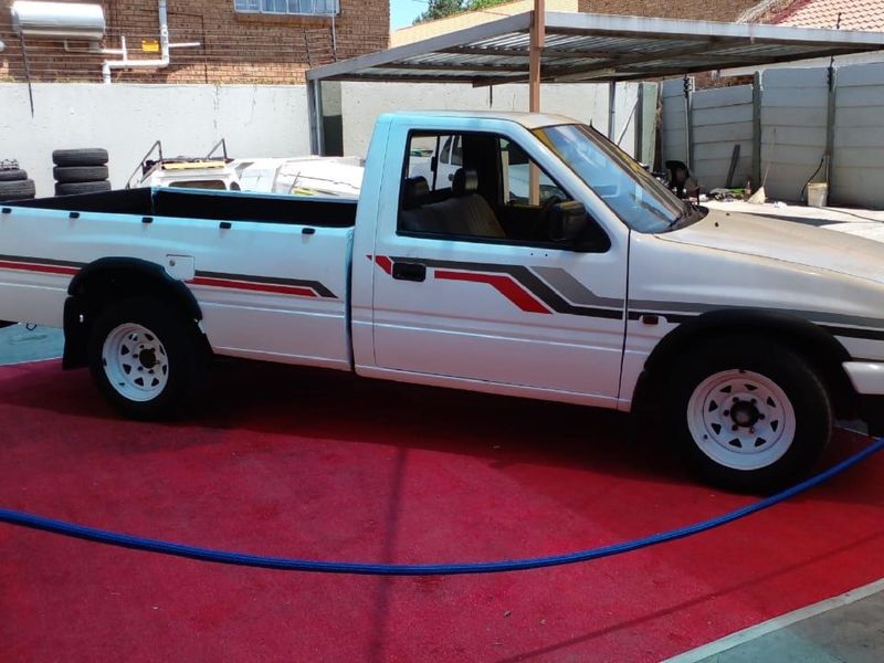 Used Isuzu KB 230 LWB for sale in North West Province - Cars.co.za (ID ...
