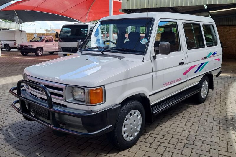 Used Toyota Venture 2200 6+4 for sale in Gauteng - Cars.co.za (ID::8412627)