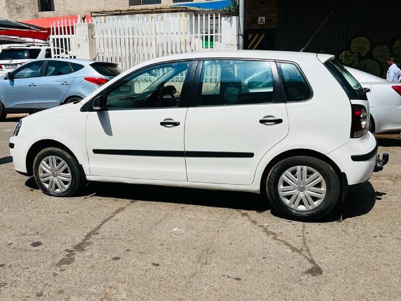 Used Volkswagen Polo 1.6 Comfortline for sale in Gauteng - Cars.co.za ...