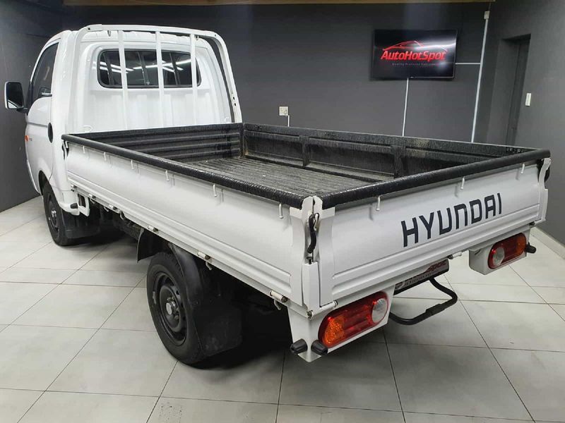 Used Hyundai H100 Bakkie 2.6D Dropside for sale in Western Cape - Cars ...