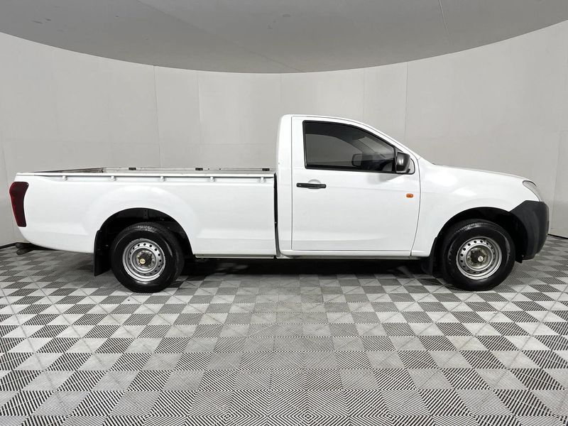 Used Isuzu KB 240i Fleetside Single-Cab for sale in Eastern Cape - Cars ...