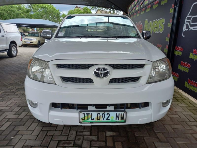 Used Toyota Hilux 2.7 VVTi Raider Double-Cab for sale in Gauteng - Cars ...