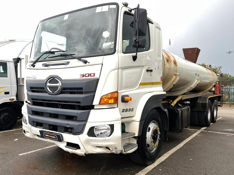 Used Hino 500 2836 (DU5) 6X4 LWB F/C C/C for sale in Gauteng - Cars.co ...