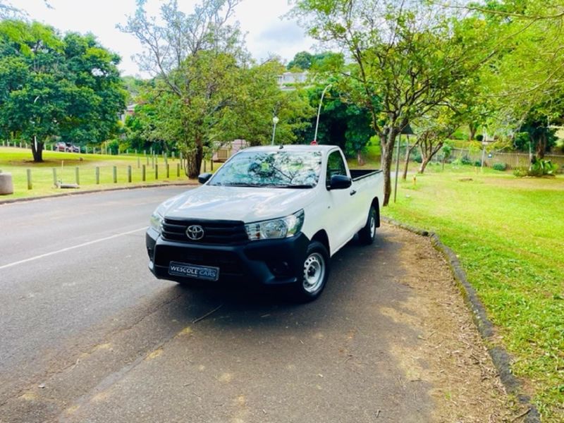 Used Toyota Hilux 2400 Single-Cab for sale in Kwazulu Natal - Cars.co ...
