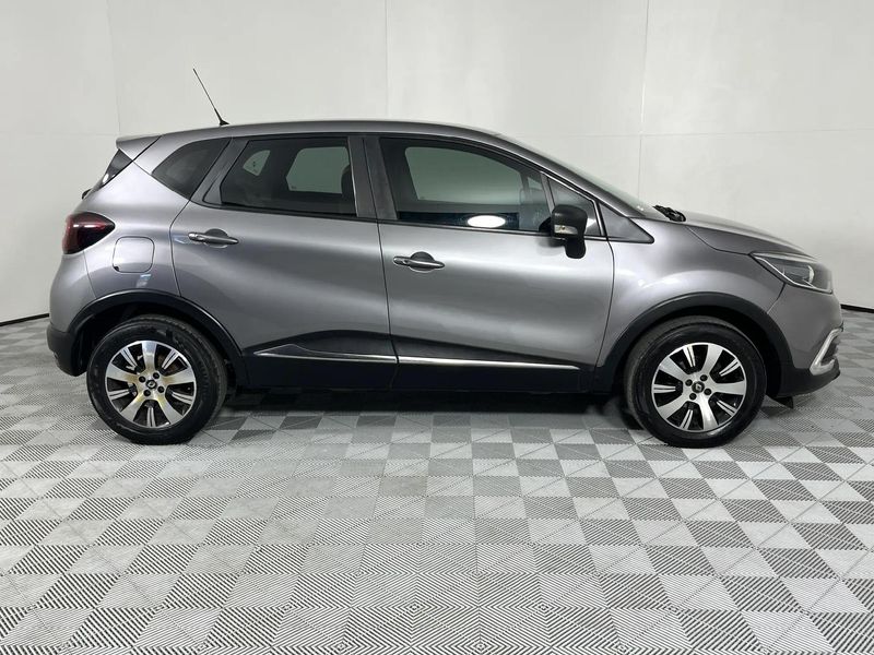 Used Renault Captur 900T Blaze (66kW) for sale in Kwazulu Natal - Cars ...