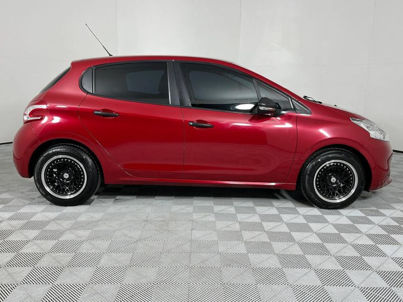 Used Peugeot 208 1.2 VTi Access 5-dr for sale in Kwazulu Natal - Cars ...
