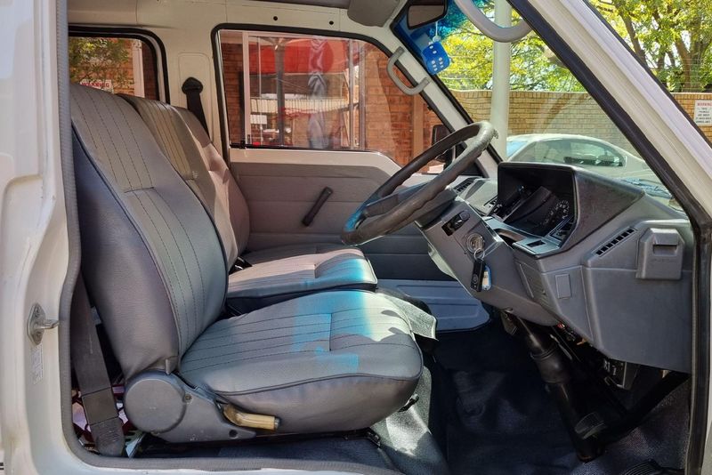 Used Toyota Hi-Ace Super 16 for sale in Gauteng - Cars.co.za (ID::8688210)