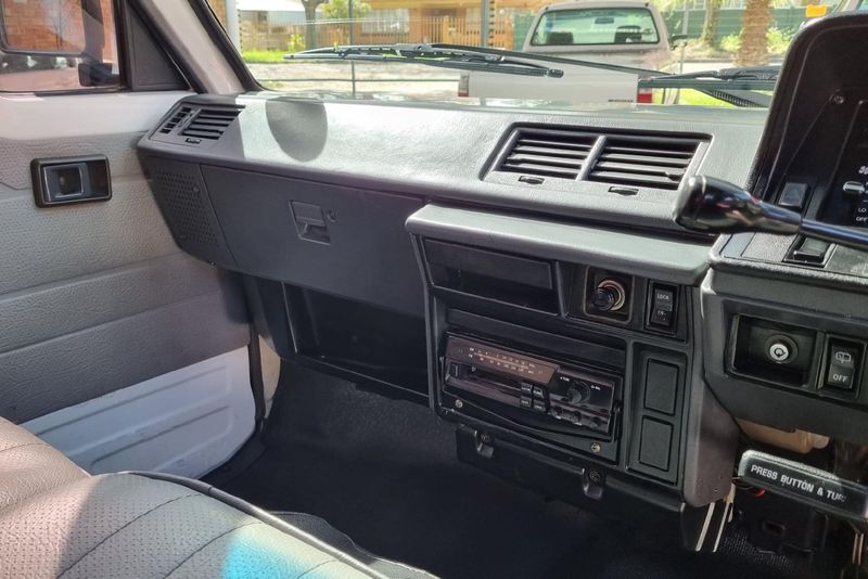 Used Toyota Hi-Ace Super 16 for sale in Gauteng - Cars.co.za (ID::8688210)