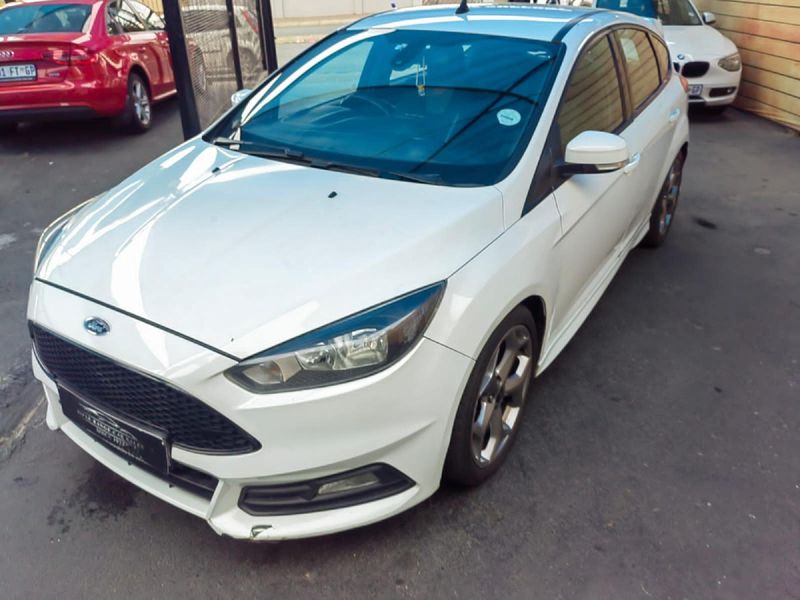 Used Ford Focus 2.0 EcoBoost ST1 for sale in Gauteng - Cars.co.za (ID ...