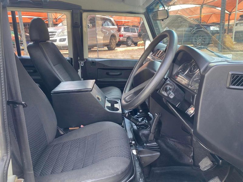 Used Land Rover Defender 110 Puma Station Wagon for sale in Gauteng ...