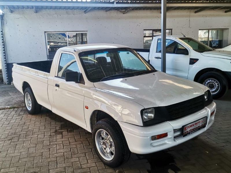 Used Mitsubishi Colt 2000 LWB Single-Cab for sale in Gauteng - Cars.co ...