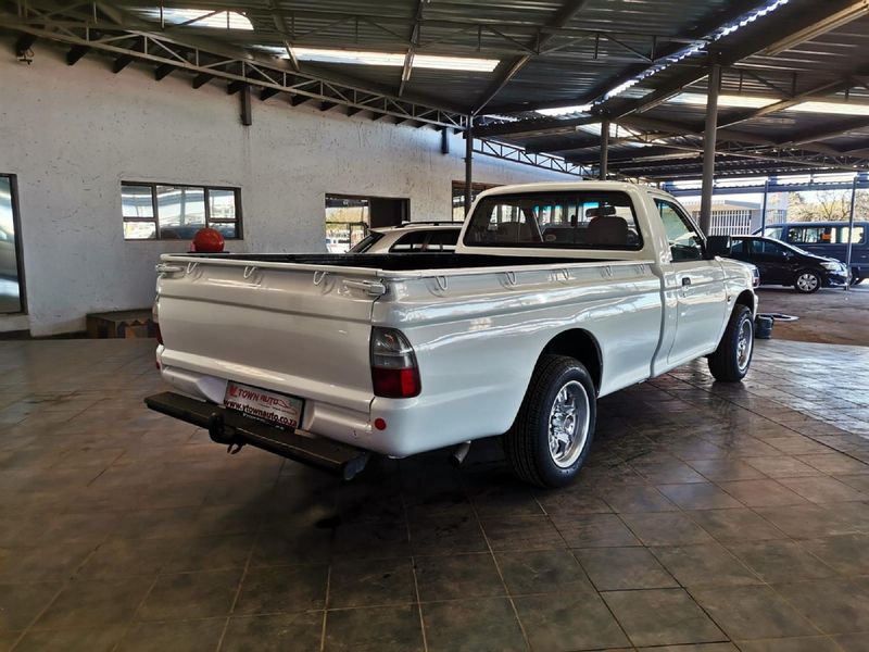 Used Mitsubishi Colt 2000 LWB Single-Cab for sale in Gauteng - Cars.co ...