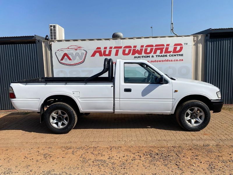 Used Isuzu KB 280 DT 4x4 LX Single-Cab for sale in Gauteng - Cars.co.za ...