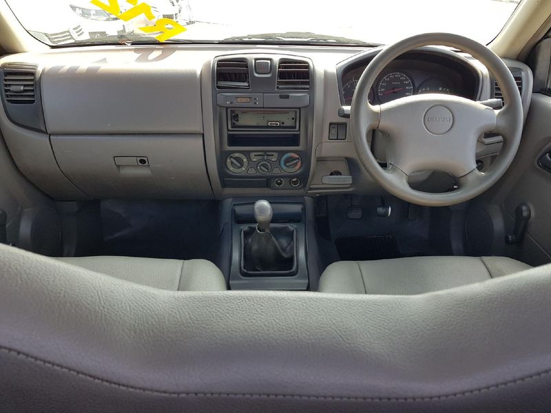 Used Isuzu KB 300 TDi Fleetside Single-Cab for sale in Eastern Cape ...