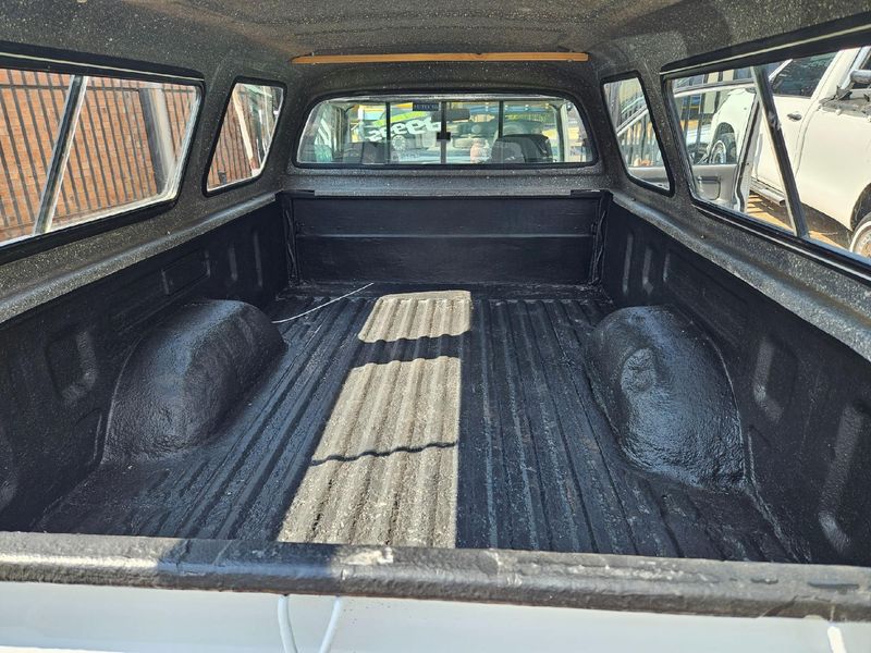 Used Mitsubishi Colt 2000 Hi-Line LWB for sale in Gauteng - Cars.co.za ...