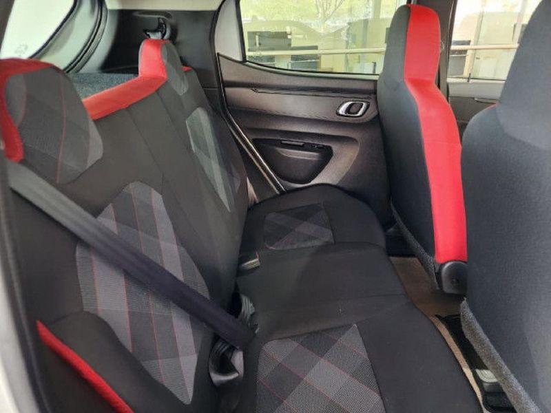 Used Renault Kwid 1.0 DYNAMIC MANUAL 5DR for sale in Gauteng - Cars.co ...