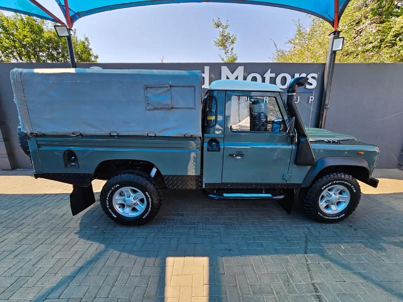 Used Land Rover Defender 110 Puma Single-Cab for sale in Gauteng - Cars ...
