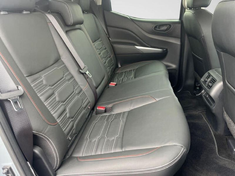 Used Nissan Navara 2.5 DDTi PRO-2X Auto Double-Cab for sale in Gauteng ...