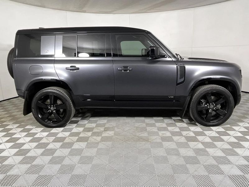 Used Land Rover Defender 110 P525 V8 Carpathian Edition (386kW) for ...