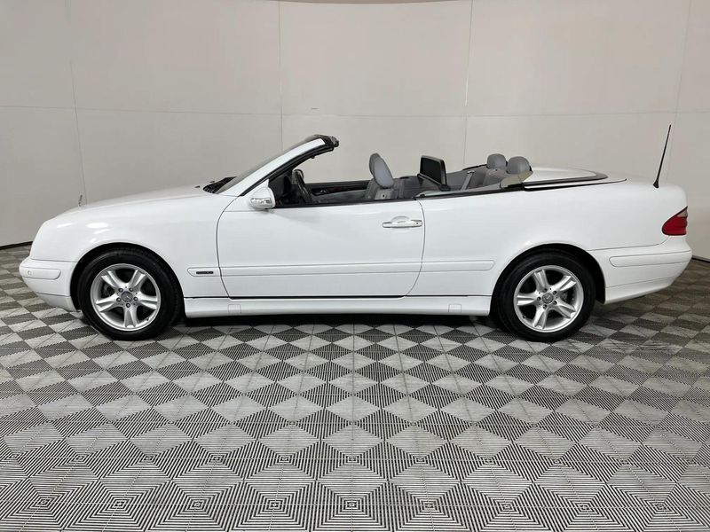 Used Mercedes-Benz CLK 320 Elegance Convertible Auto for sale in ...