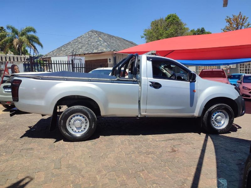 Used Isuzu KB 250 D-Teq HO LE Single-Cab for sale in Gauteng - Cars.co ...