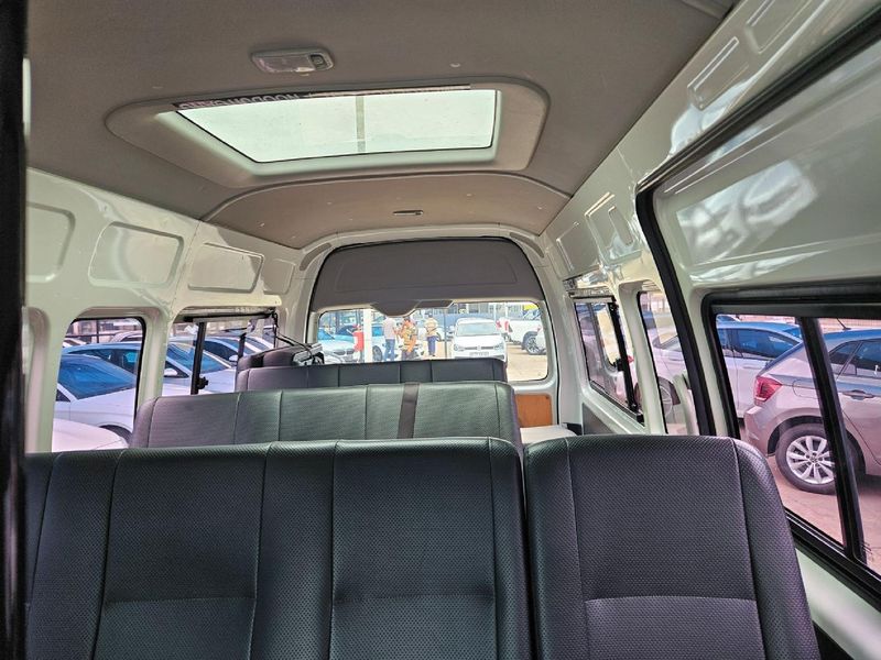Used Toyota Quantum 2.5 D-4D Sesfikile 16-seat for sale in Gauteng ...