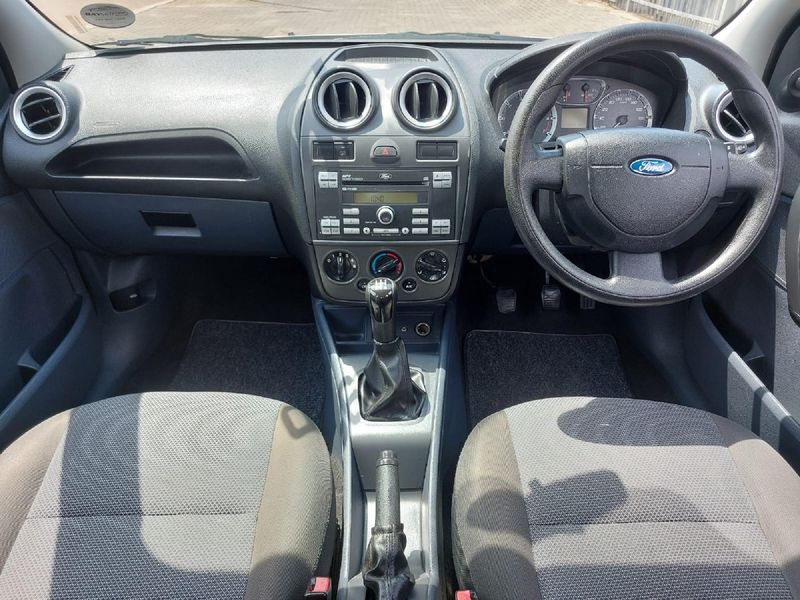 Used Ford Ikon 1.6 Ambiente for sale in Gauteng - Cars.co.za (ID::9075086)