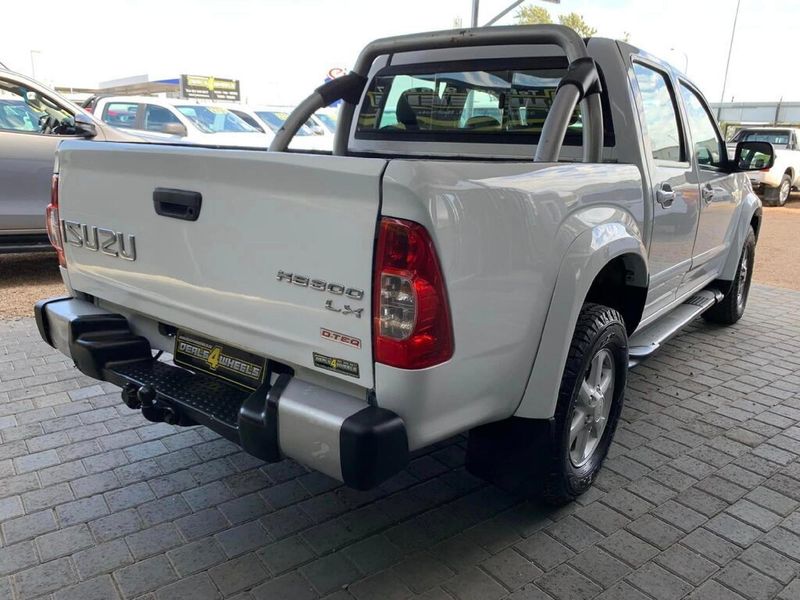 Used Isuzu KB 300D-Teq Double-Cab LX for sale in Western Cape - Cars.co ...