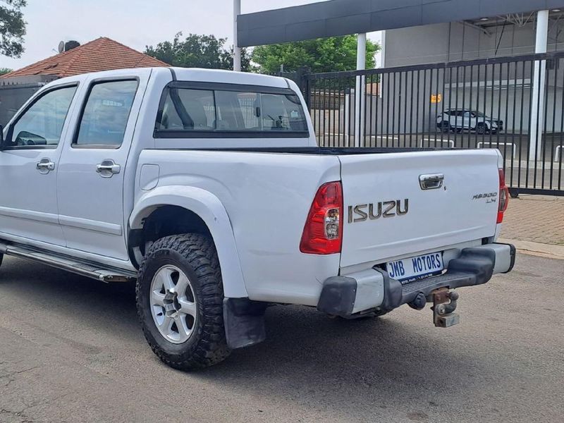 Used Isuzu KB 300D-Teq LX 4x4 Double-Cab for sale in Gauteng - Cars.co ...