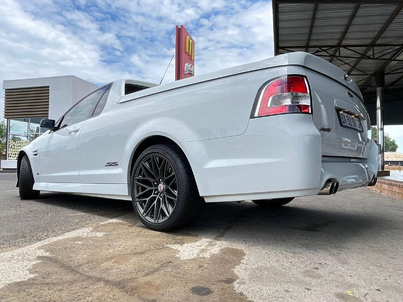 Used Chevrolet Lumina 6.0 SS Ute Auto for sale in Mpumalanga - Cars.co ...