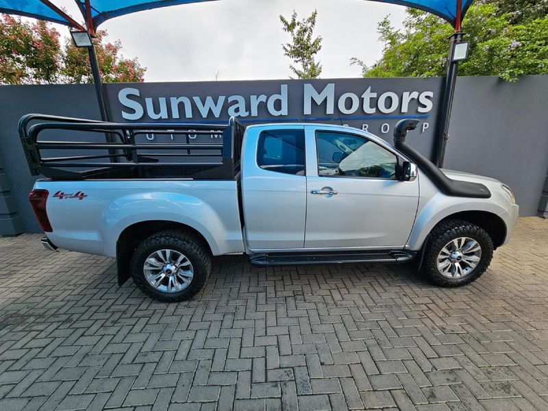 Used Isuzu KB 300 D-Teq LX 4x4 Extended Cab for sale in Gauteng - Cars ...