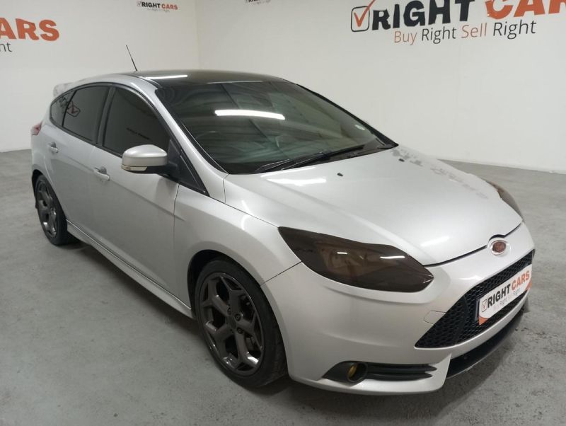 Used Ford Focus 2.0 GTDi ST1 5-dr for sale in Gauteng - Cars.co.za (ID::9214173)