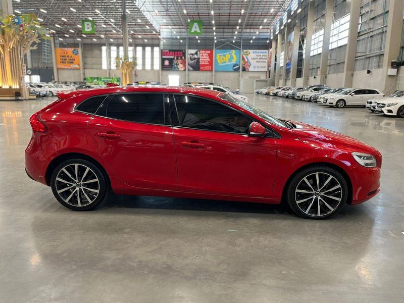 Used Volvo V40 CC D3 Momentum Auto for sale in Gauteng - Cars.co.za (ID ...