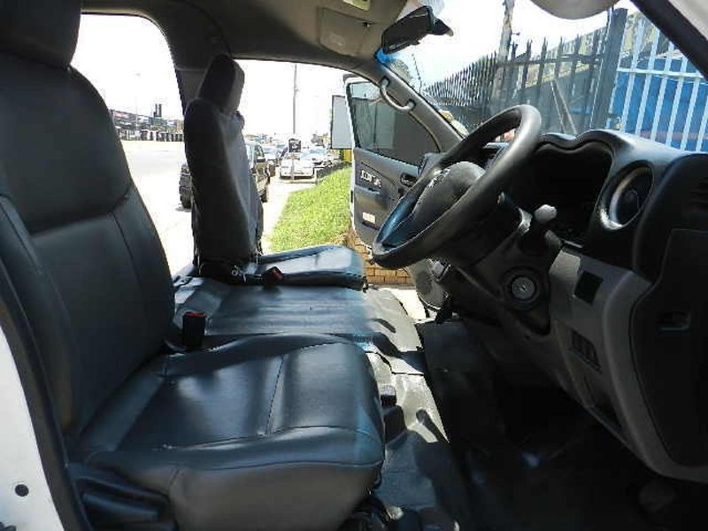 Used Nissan NV350 2.5 16-seat Impendulo for sale in Gauteng - Cars.co ...