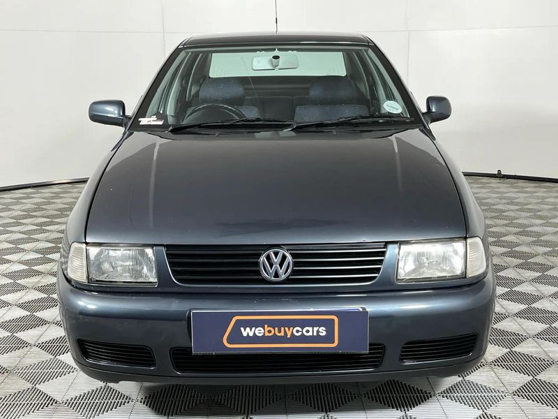 Used Volkswagen Polo Classic 1.8 Lux for sale in Gauteng - Cars.co.za ...