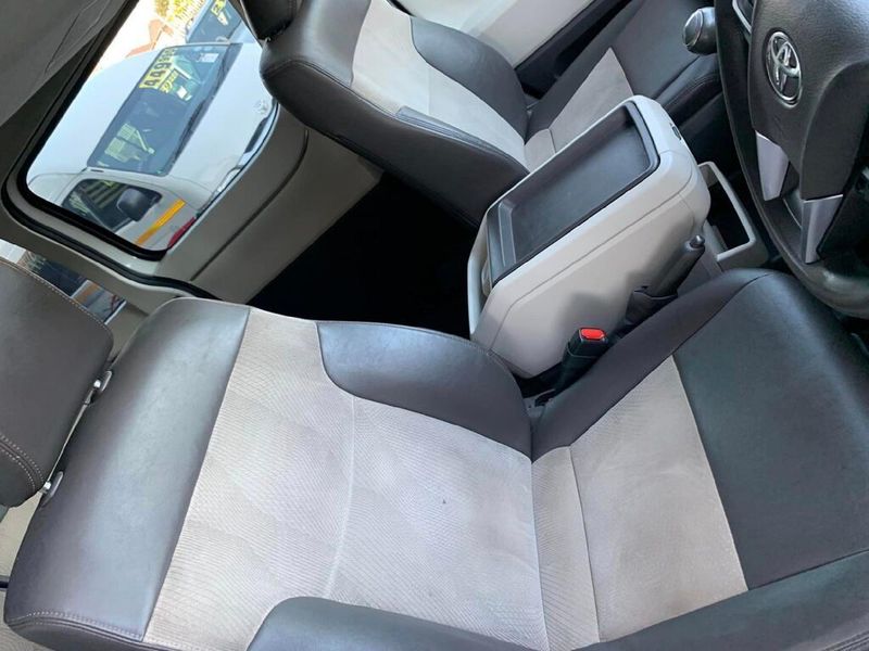 Used Toyota Quantum 2.8 GL 11-seat for sale in Western Cape - Cars.co ...