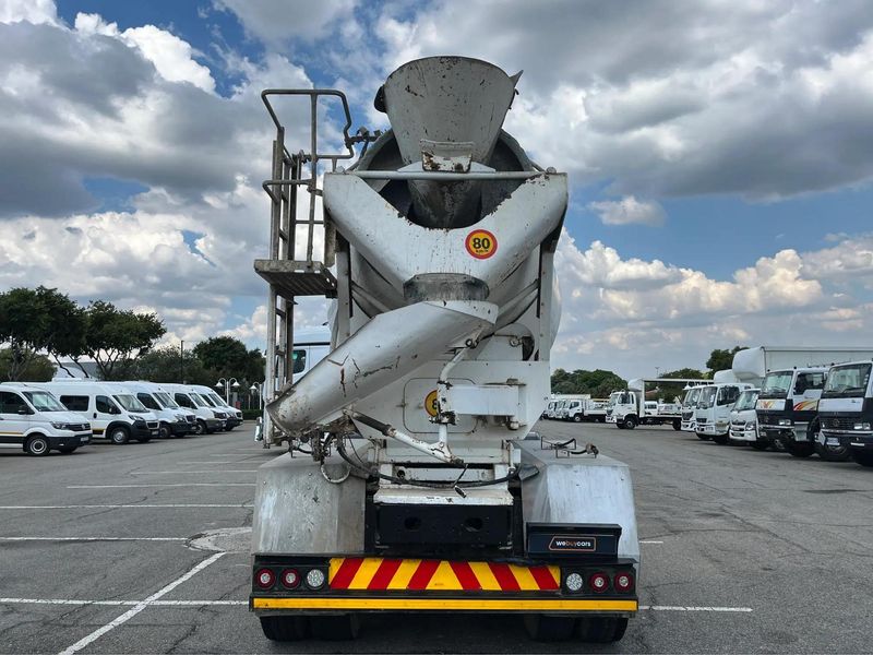 Used UD Trucks Quester CGE370 (E47) 8X4 Auto MIX C/C for sale in ...